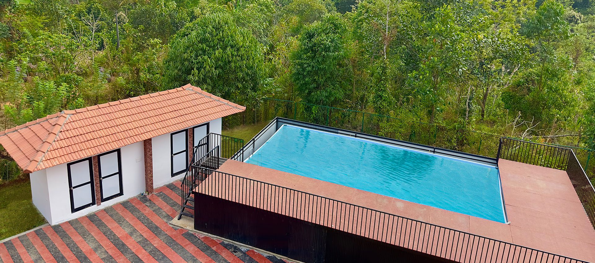 Best Luxury Resort in Munnar with Pool - Stride Hotels and Resorts